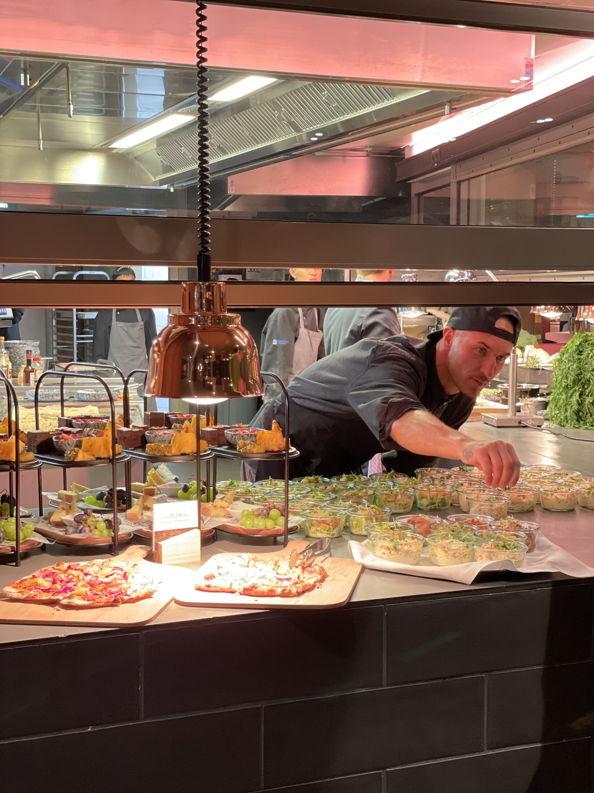 Ein tolles Buffet in Bonn – Zahra’s Dinner Genuss im GOP Varieté ...